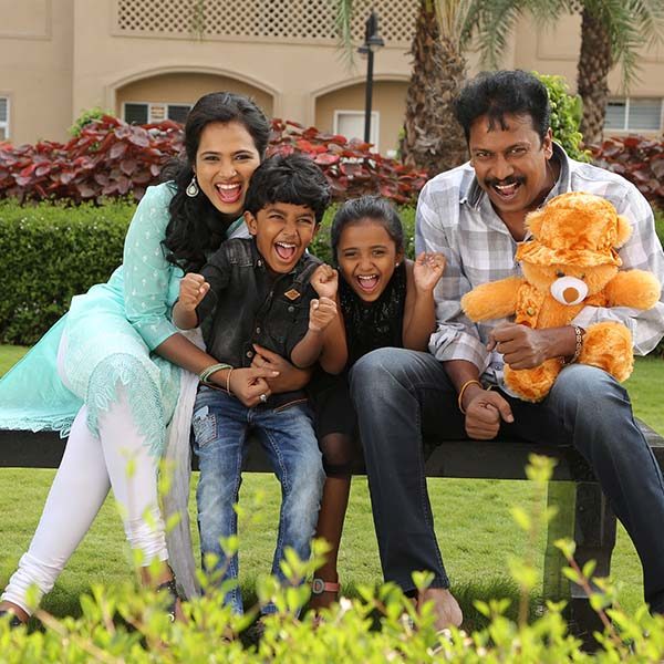 Aan Devathai Movie Stills