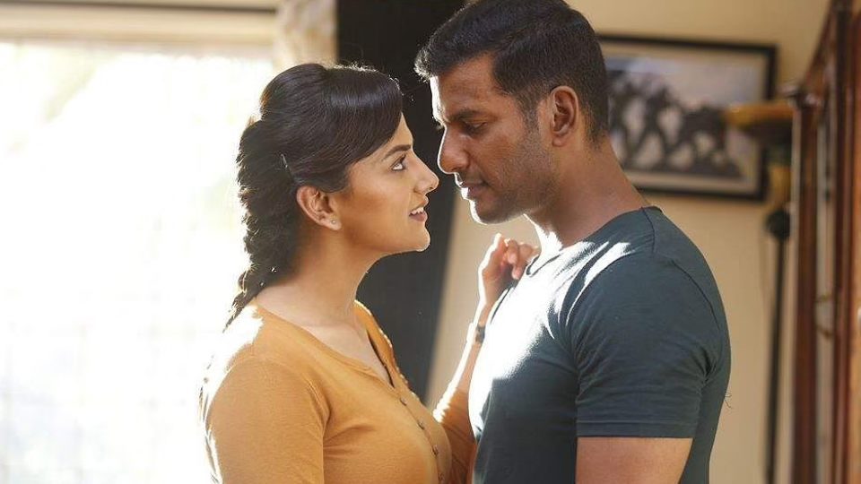 Chakra movie stills | Vishal | Shraddha Srinath