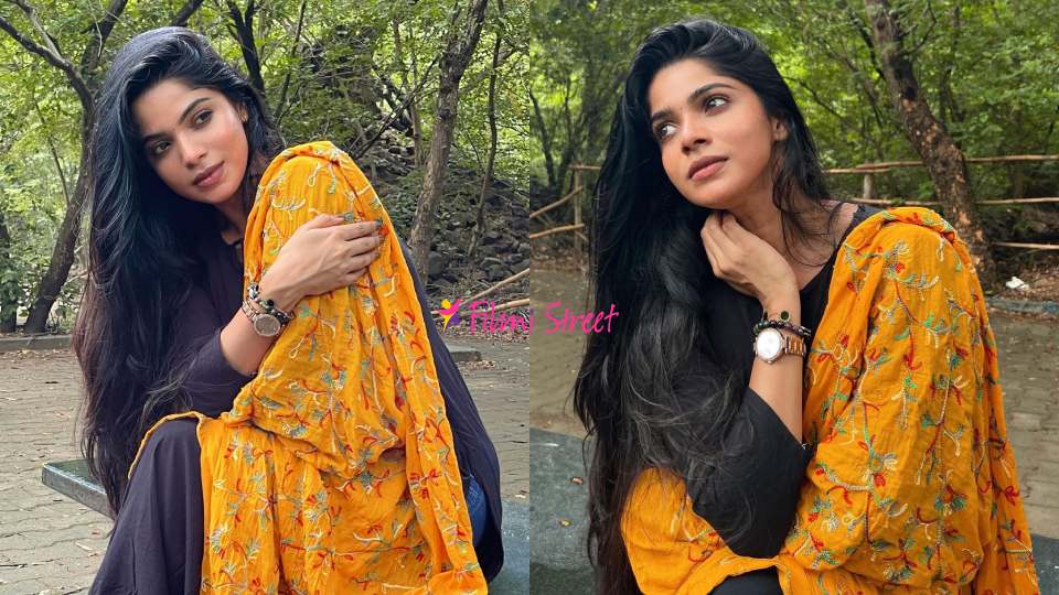 Divya Bharathi hot photos and latest stills on instagram